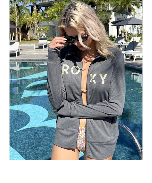 【ROXY ロキシー 公式通販】ロキシー（ROXY）【OUTLET】Roxy SIMPLY BOTANICAL LOGO STAND ラッシュガード｜クイックシルバーファクトリーアウトレット ...