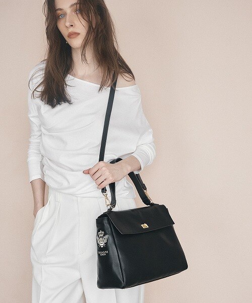 【TREASURE TOPKAPI】スムースレザー ハチ 刺しゅう ショルダーバッグ｜トプカピの通販｜&mall（アンドモール）三井ショッピングパーク公式通販