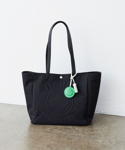 【Breath TOPKAPI】SMILE COLLECTION エンボス スマイル ビッグ トートバッグ /スマイルチャーム付き｜トプカピの通販｜&mall（アンドモール）三井ショッピング ...